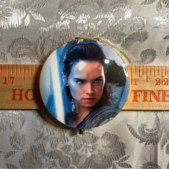 Lucas Films | Accessories | Collectible Star Wars Rey Mirror Compact ...